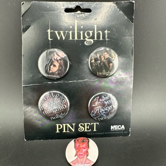 Accessories | Neca Twilight Saga 4 Pin Set Edward Bella Black White ...
